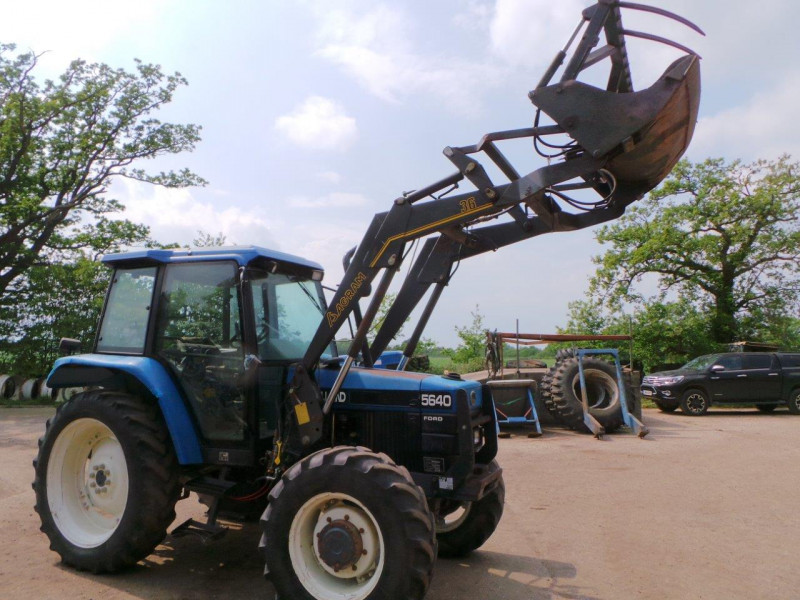 1997 New Holland 5640